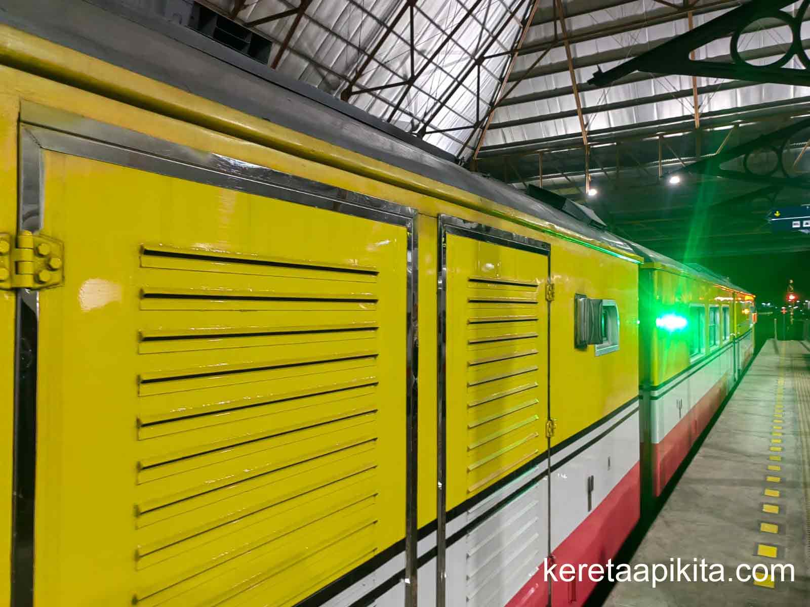 KA-Penolong - Kereta Api Kita