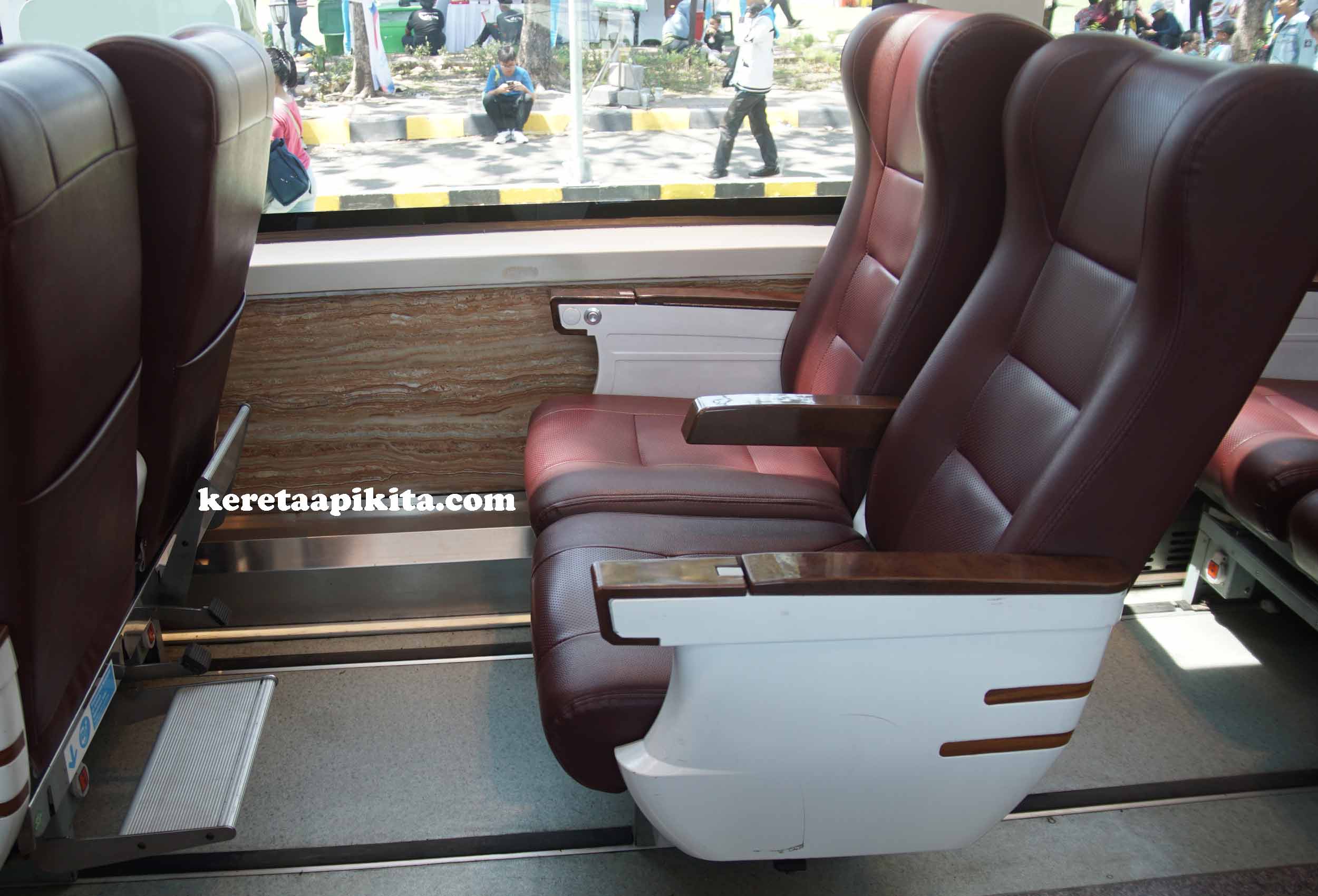 KA-Turangga-Panoramic - Kereta Api Kita