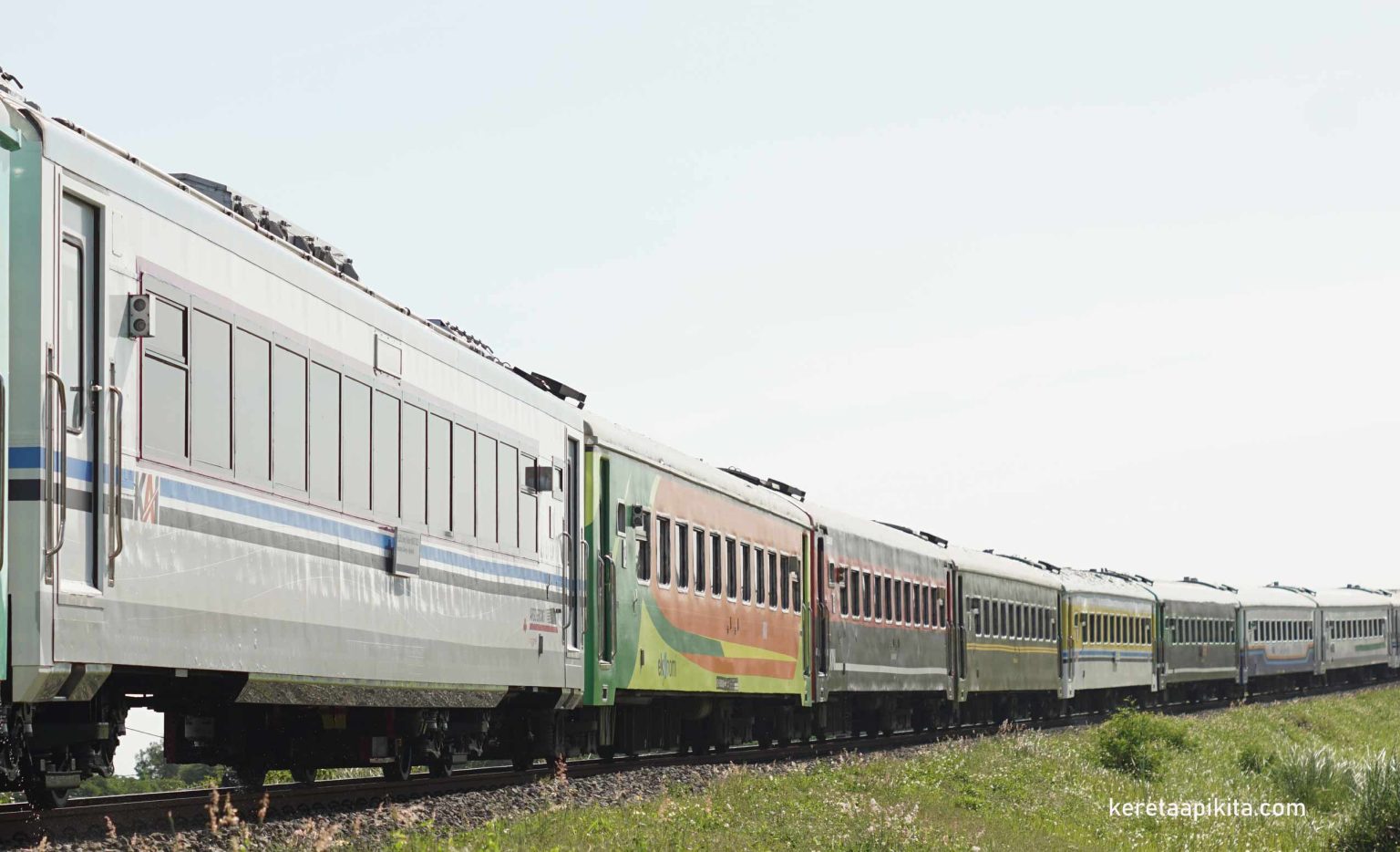 Jenis-Livery-Kereta-Api - Kereta Api Kita