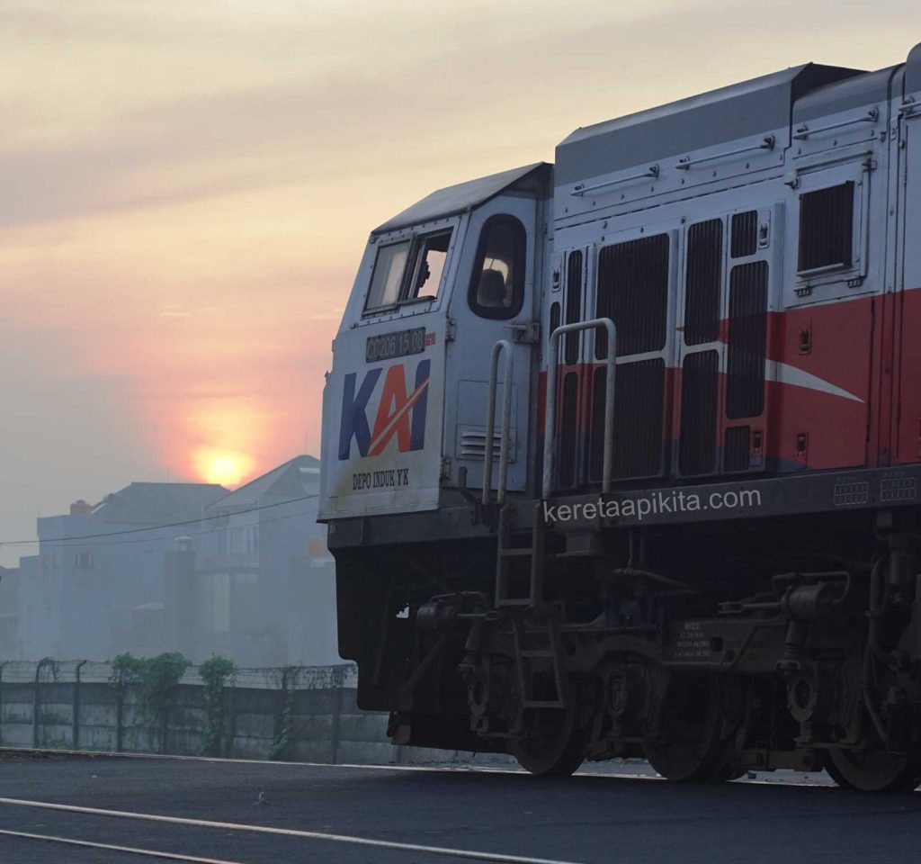7 Lokomotif CC 206 Yang Di Mutasi Dari Sumatera ke Jawa - Kereta Api Kita